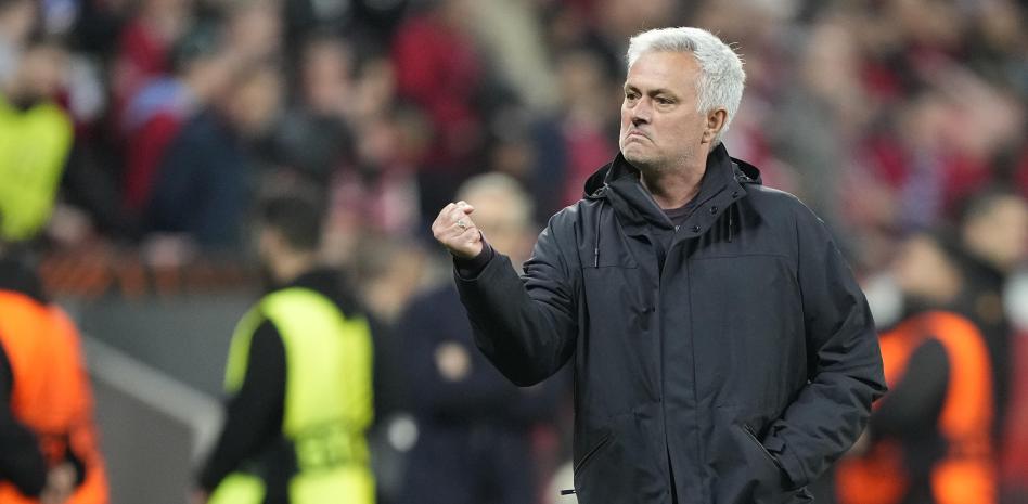 مورينيو يوجه رسالة نارية إلى جوارديولا بعد الفوز على ريال مدريد